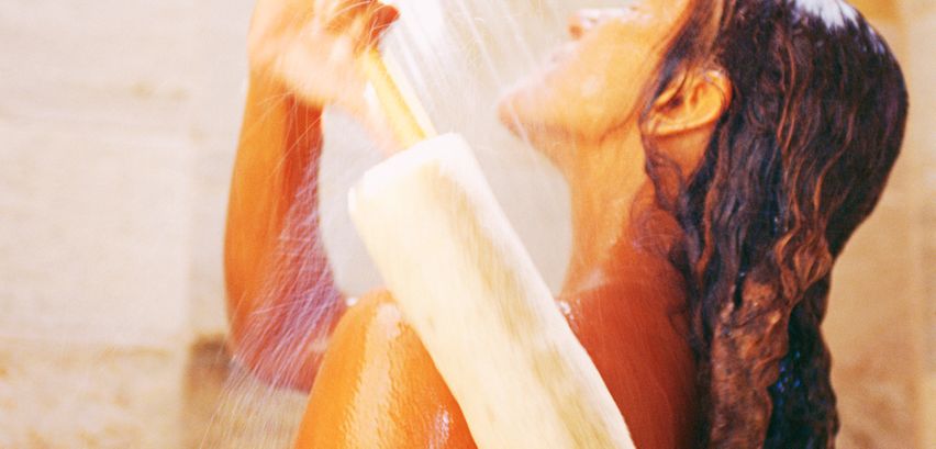 Akne am Rücken: Was hilft gegen "Bacne"?